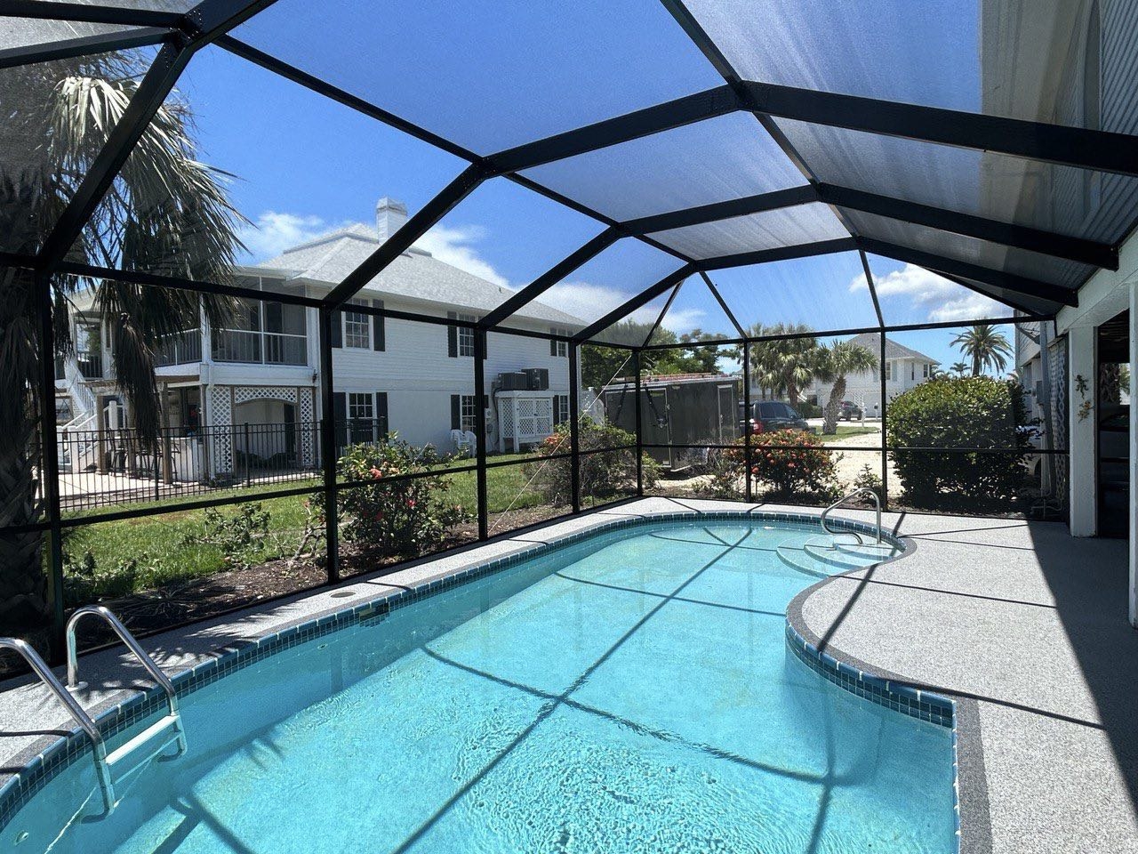 Building Pool Cages with Engineering Precision